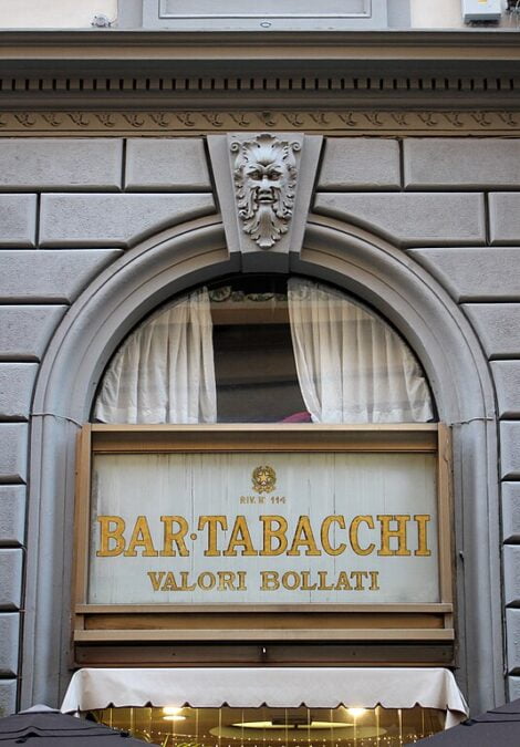 The bar in Italy – A unique social fabric